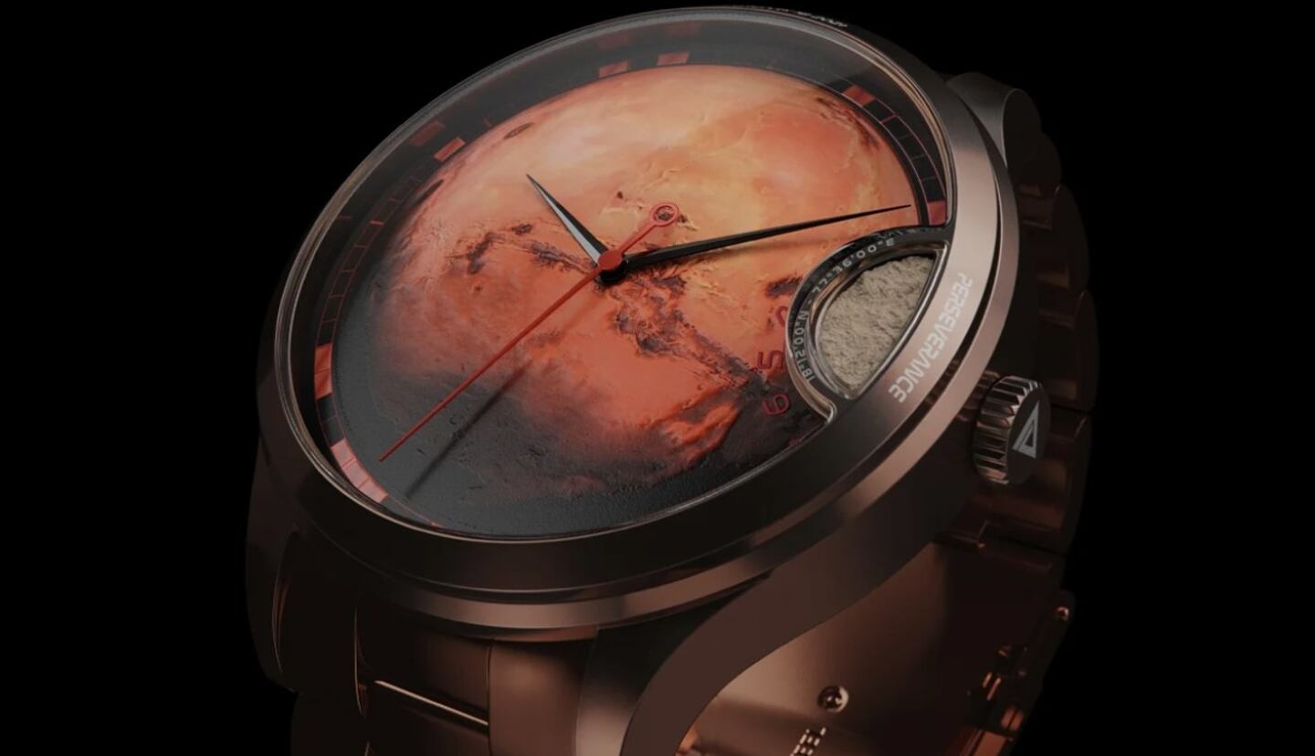 Lanzan reloj NASA x Interstellar RED 3.721, que viene con una cápsula ...