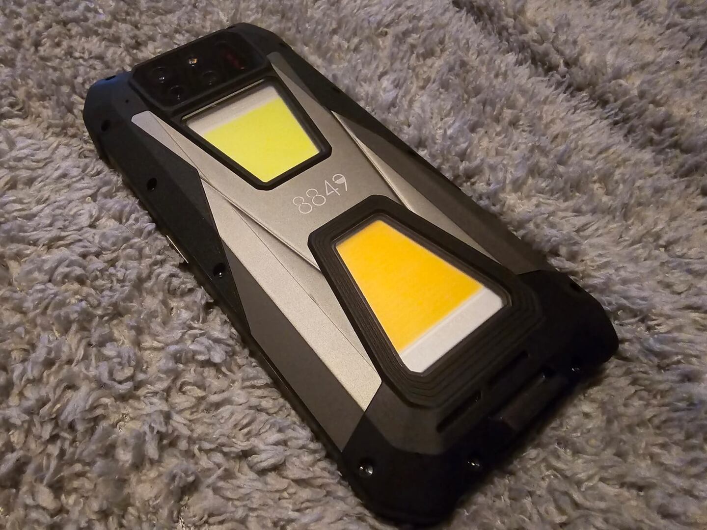 8849 Tank 3S: el smartphone más resistente y potente, que además tiene ...