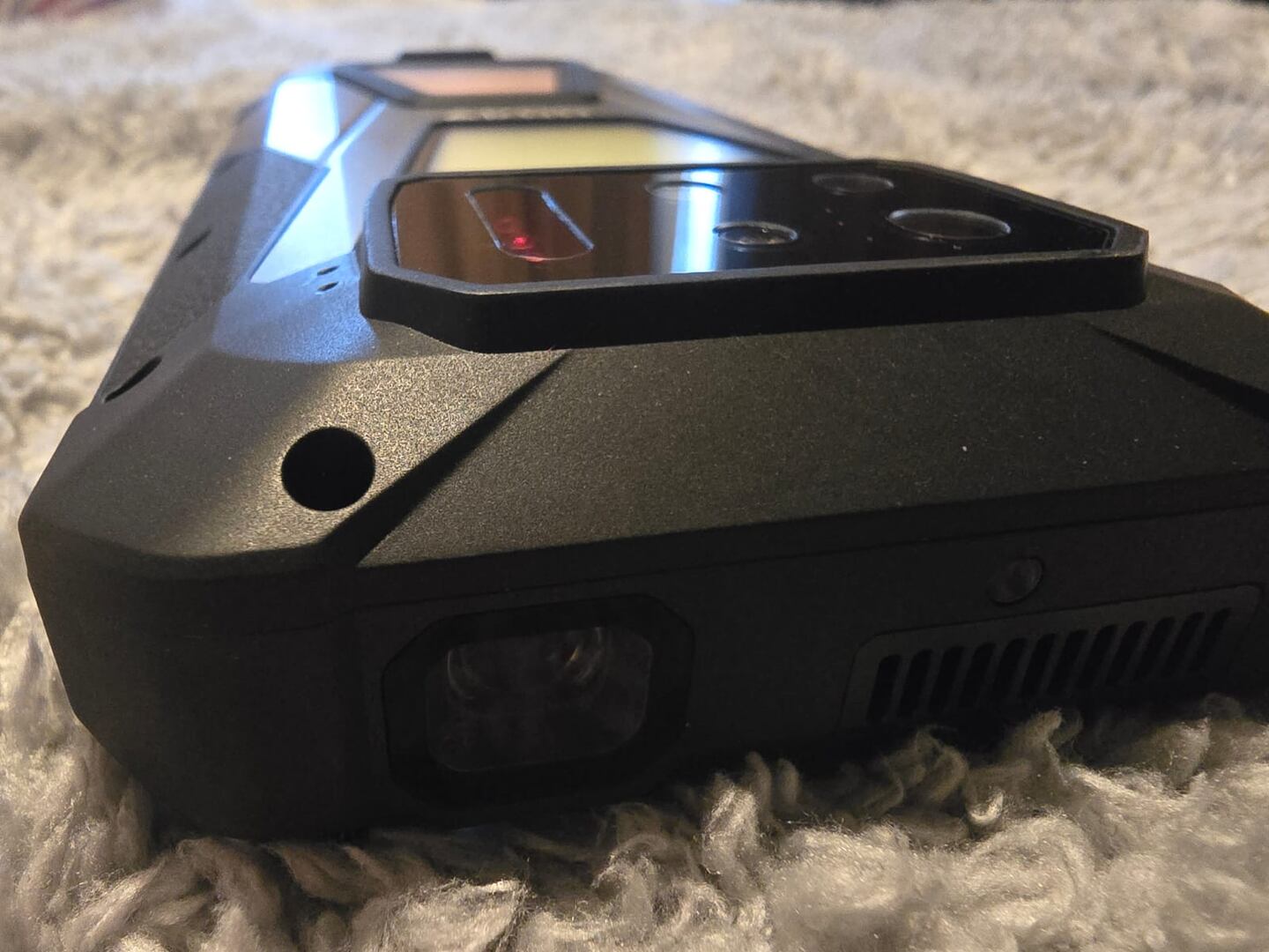 8849 Tank 3S: el smartphone más resistente y potente, que además tiene ...