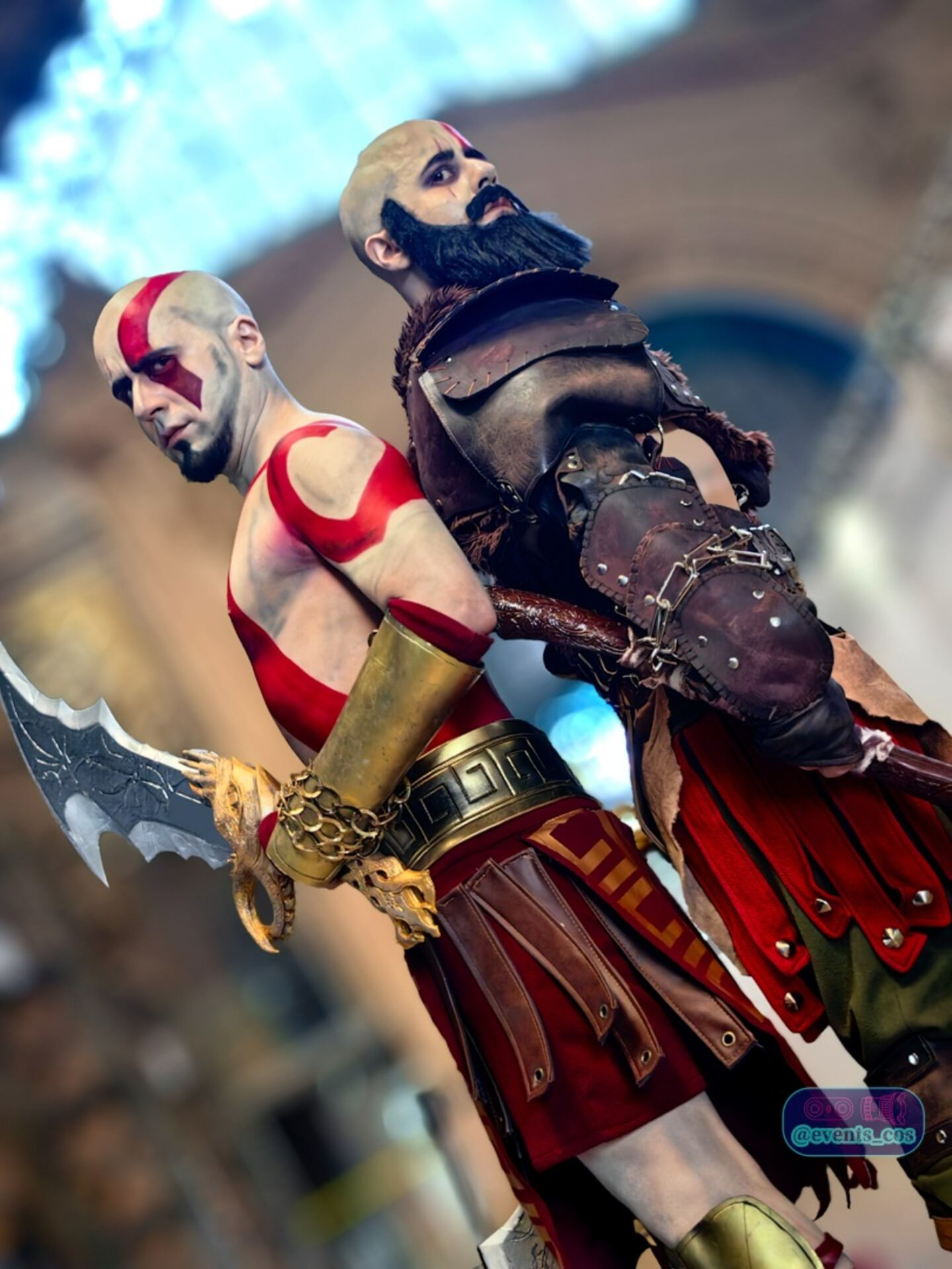 Hablamos con los gemelos chilenos que la rompen en las redes con sus brutales cosplay de Kratos ...