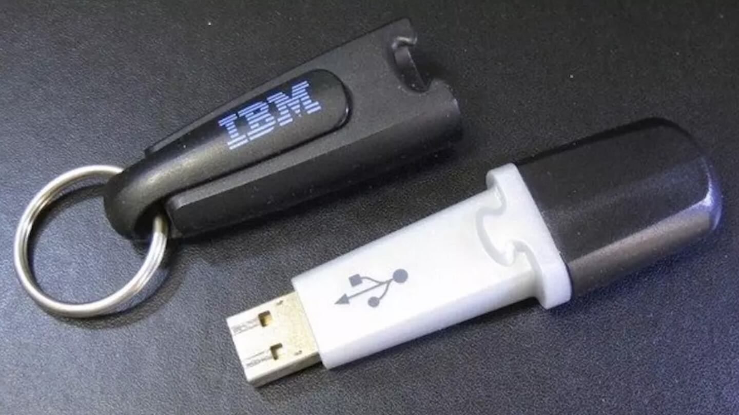 El primer pendrive USB de la historia tenía muy poca memoria: ¿Adivinas ...