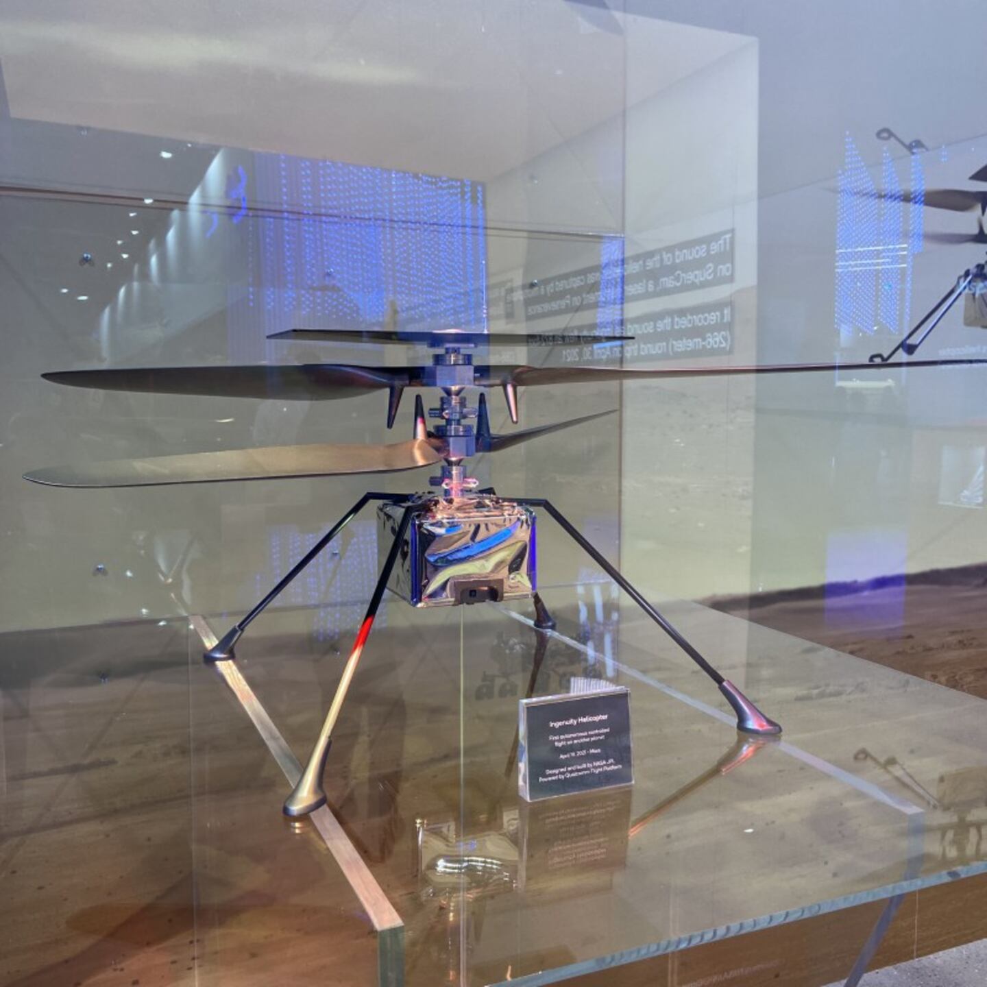 MWC 2022: Así es una réplica del helicóptero Ingenuity de la NASA ...