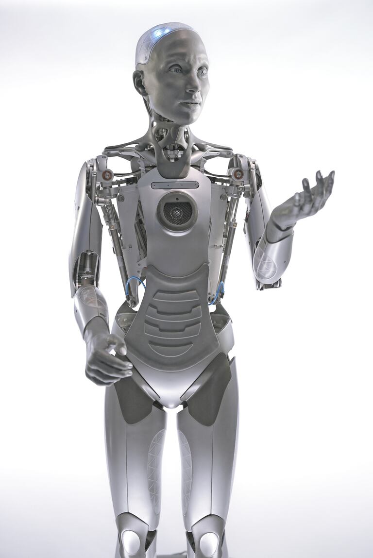 Así es el robot humanoide con Inteligencia Artificial que sirve de guía ...