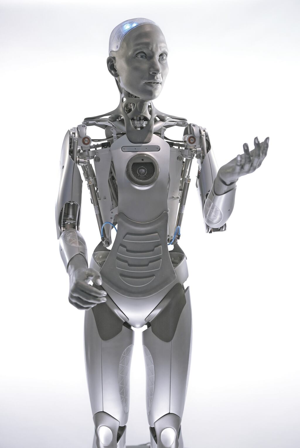 Así es el robot humanoide con Inteligencia Artificial que sirve de guía ...