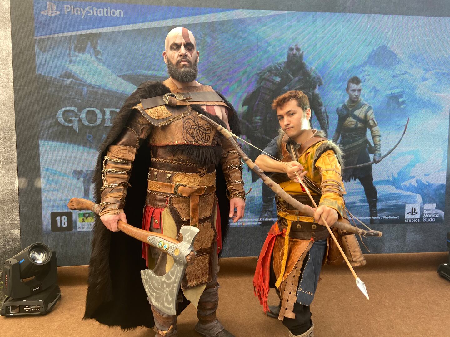 Increíbles cosplays de Kratos y Atreus protagonizan el evento de ...