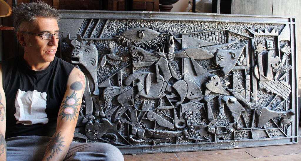 Ruben Frías, escultor: “El hierro es un mineral noble y poderoso que ...