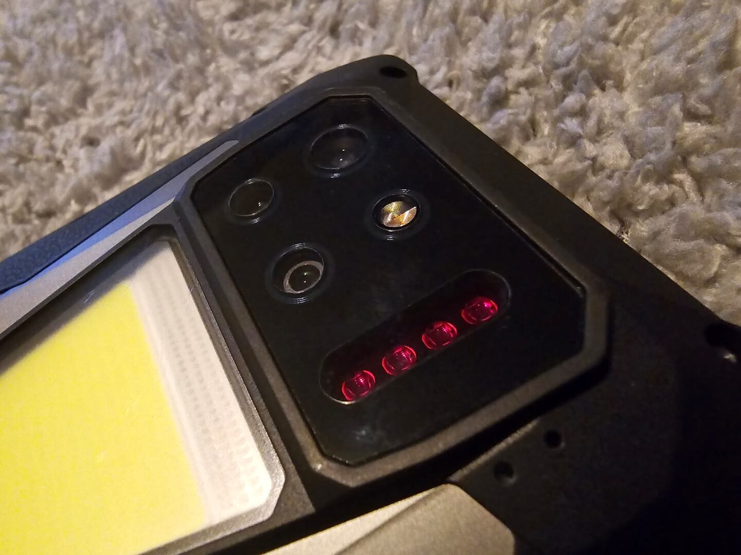 8849 Tank 3S: el smartphone más resistente y potente, que además tiene ...