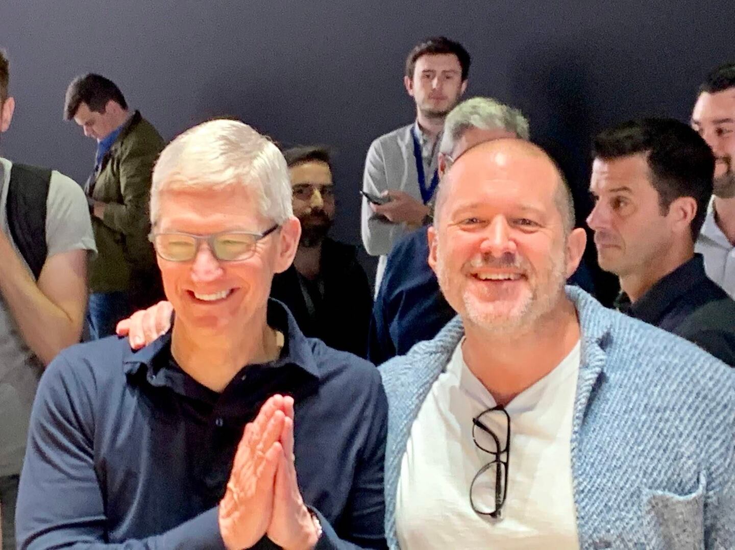 Sam Altman y Jony Ive tienen algo entre manos: ¿nacerá el iPhone de la Inteligencia Artificial ...