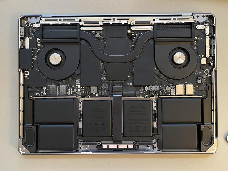 MacBook Pro 2021 con procesador M1 Max es destripada en Reddit y ...