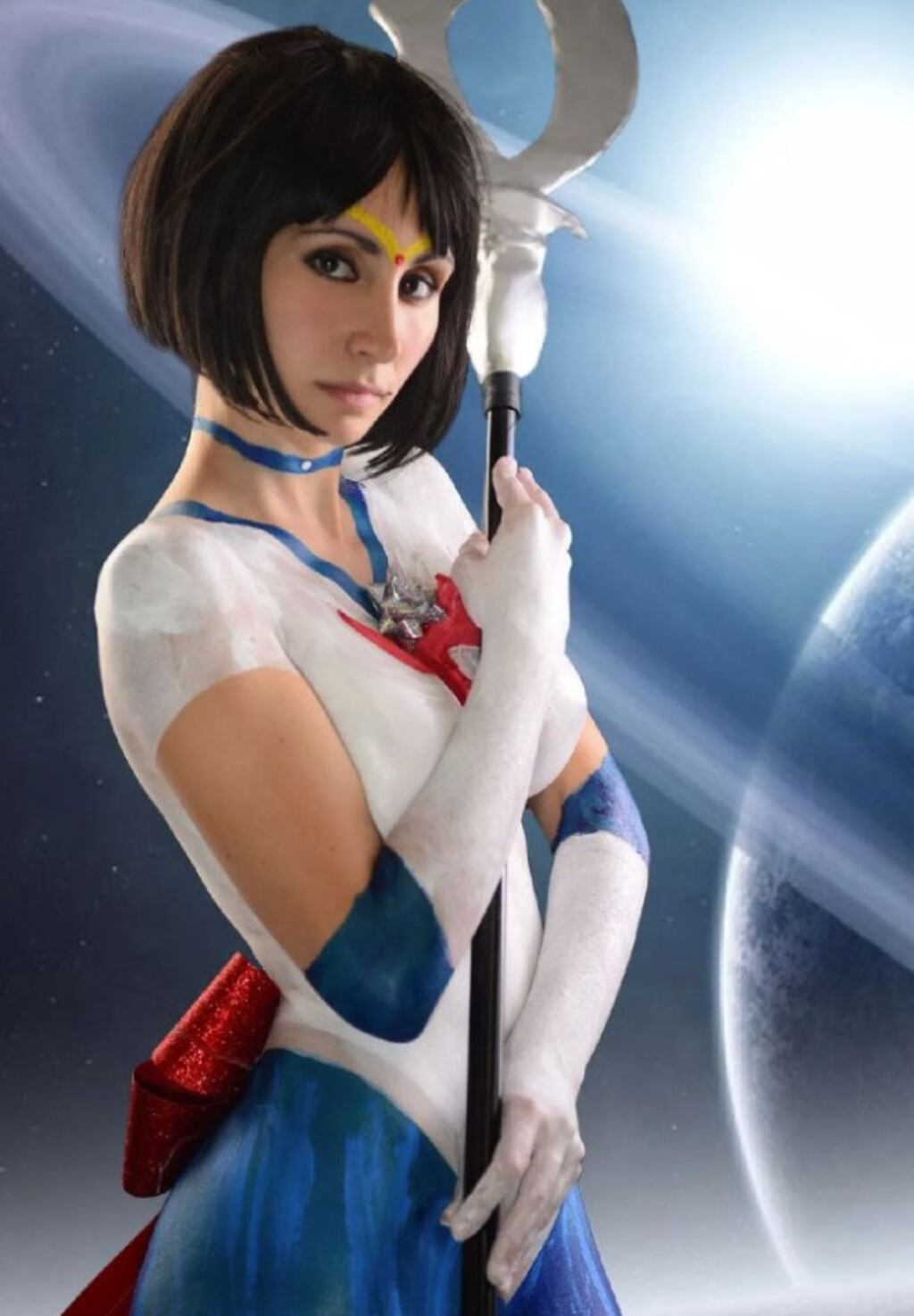 Sailor Moon: Sailor Saturn te lleva a las estrellas en este cosplay bodypaint – FayerWayer